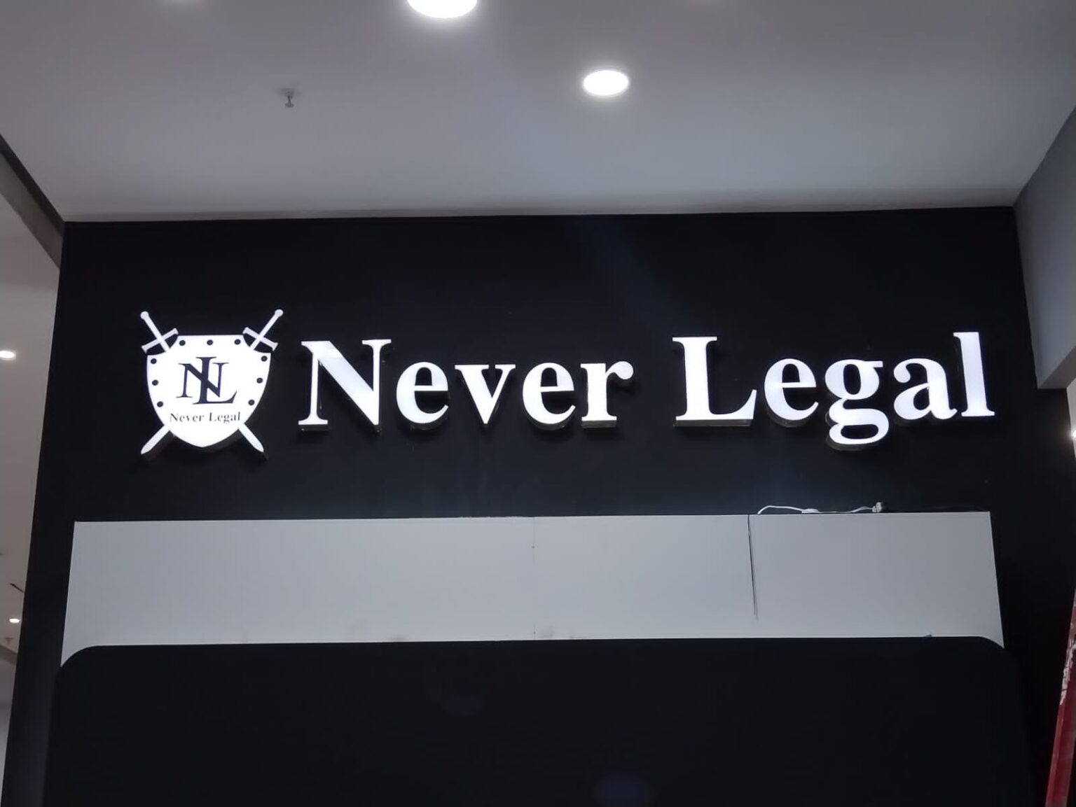 Viral | Letreros | Letreros Luminosos | Letreros en Acrílico